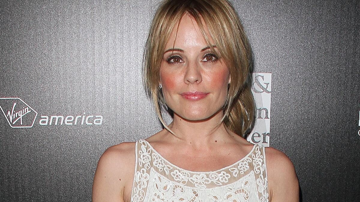 "Je ne l’ai dit à personne" : une star de Buffy contre les vampires ...