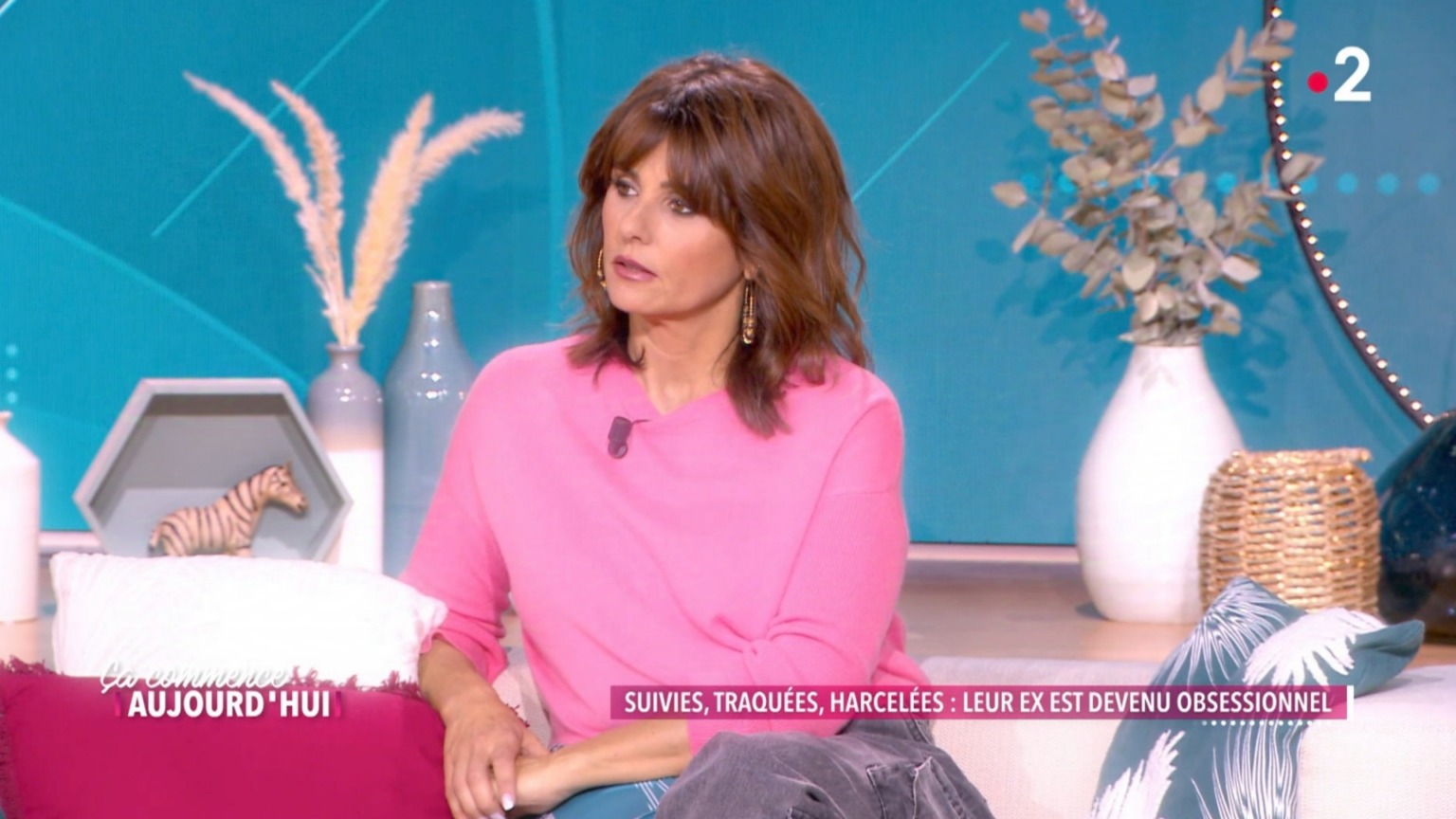 Ca commence aujourd'hui : Oui le pull rose est toujours tendance et ...