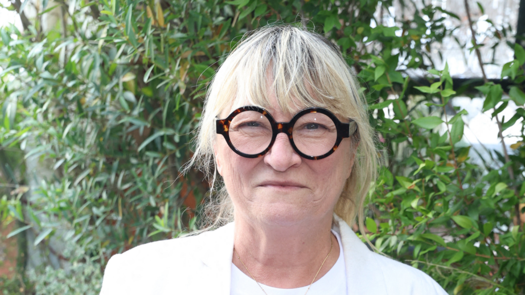 Christine Bravo future chroniqueuse de Cyril Hanouna dans Tout Beau ...