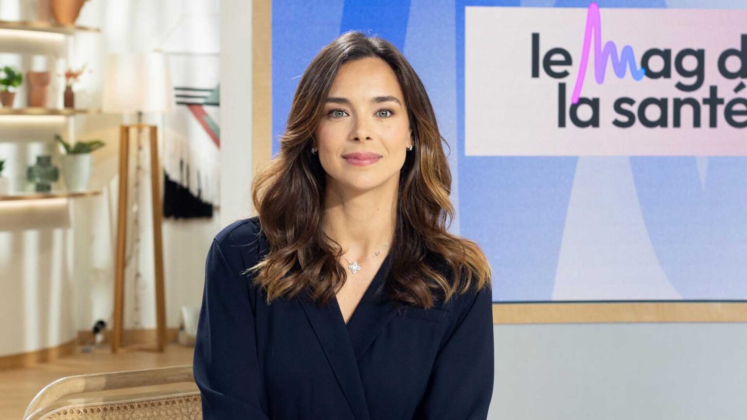 "Ça a été compliqué" : Marine Lorphelin évoque son choix de reprendre ...
